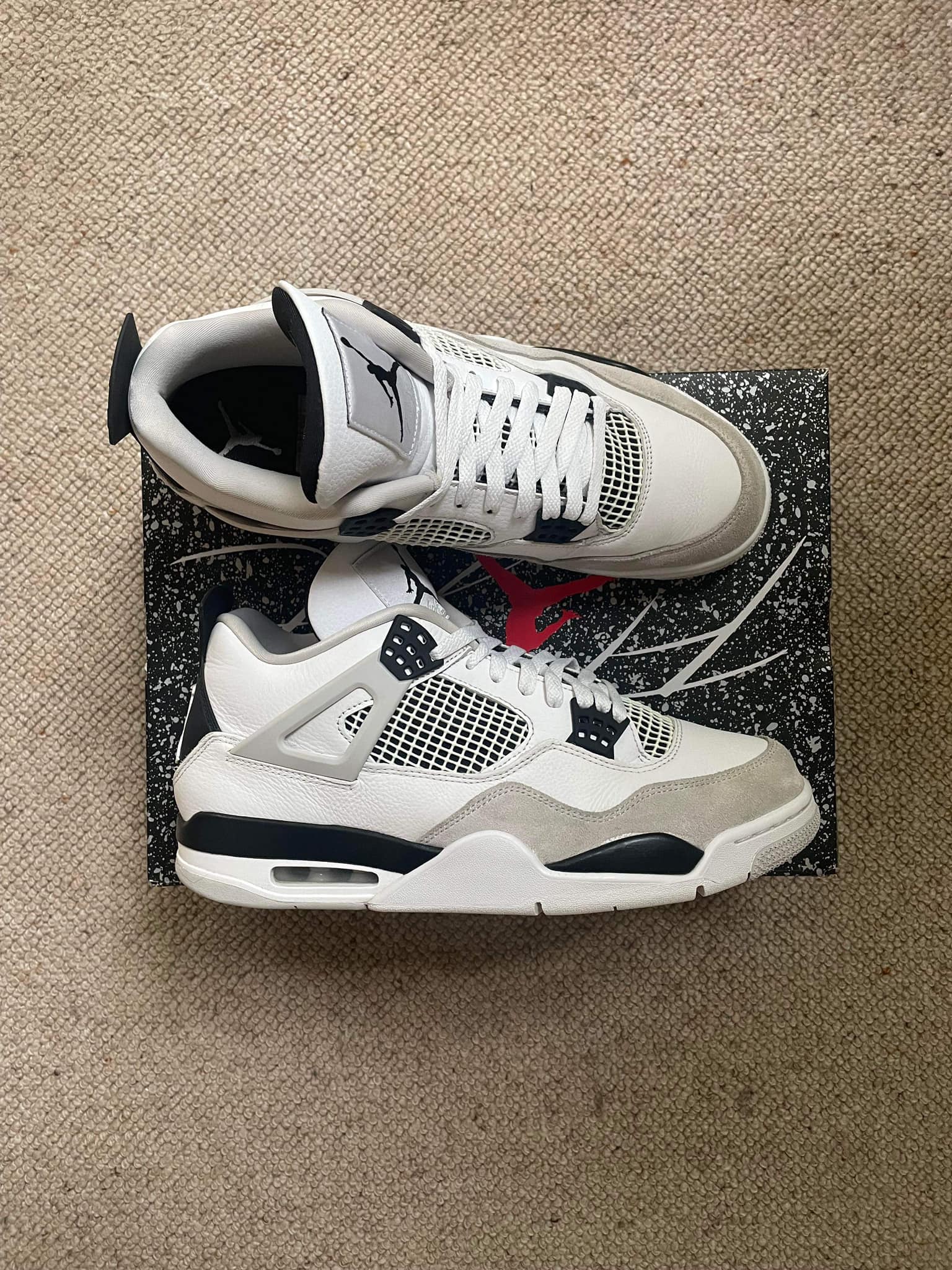 Jordan 4 Military Black AHUA